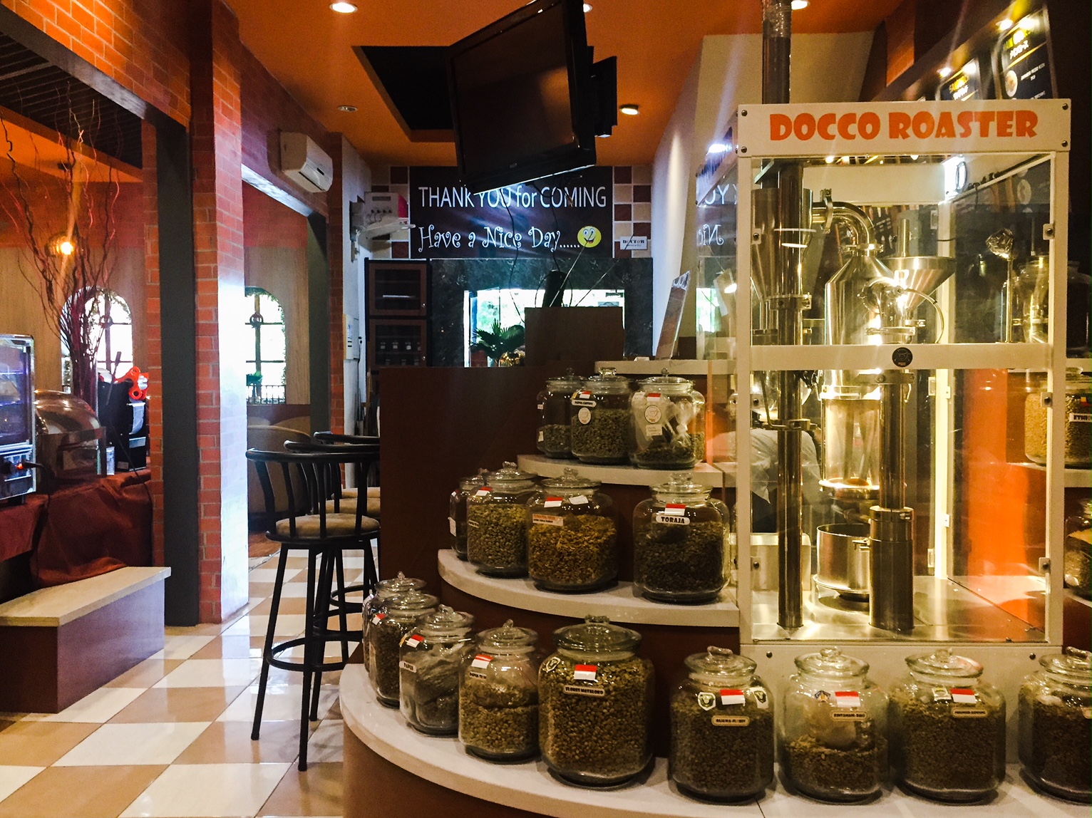 DOCCO COFFEE & TEA セントラルジャカルタ店 | 魅せる焙煎機 NOVO シリーズ